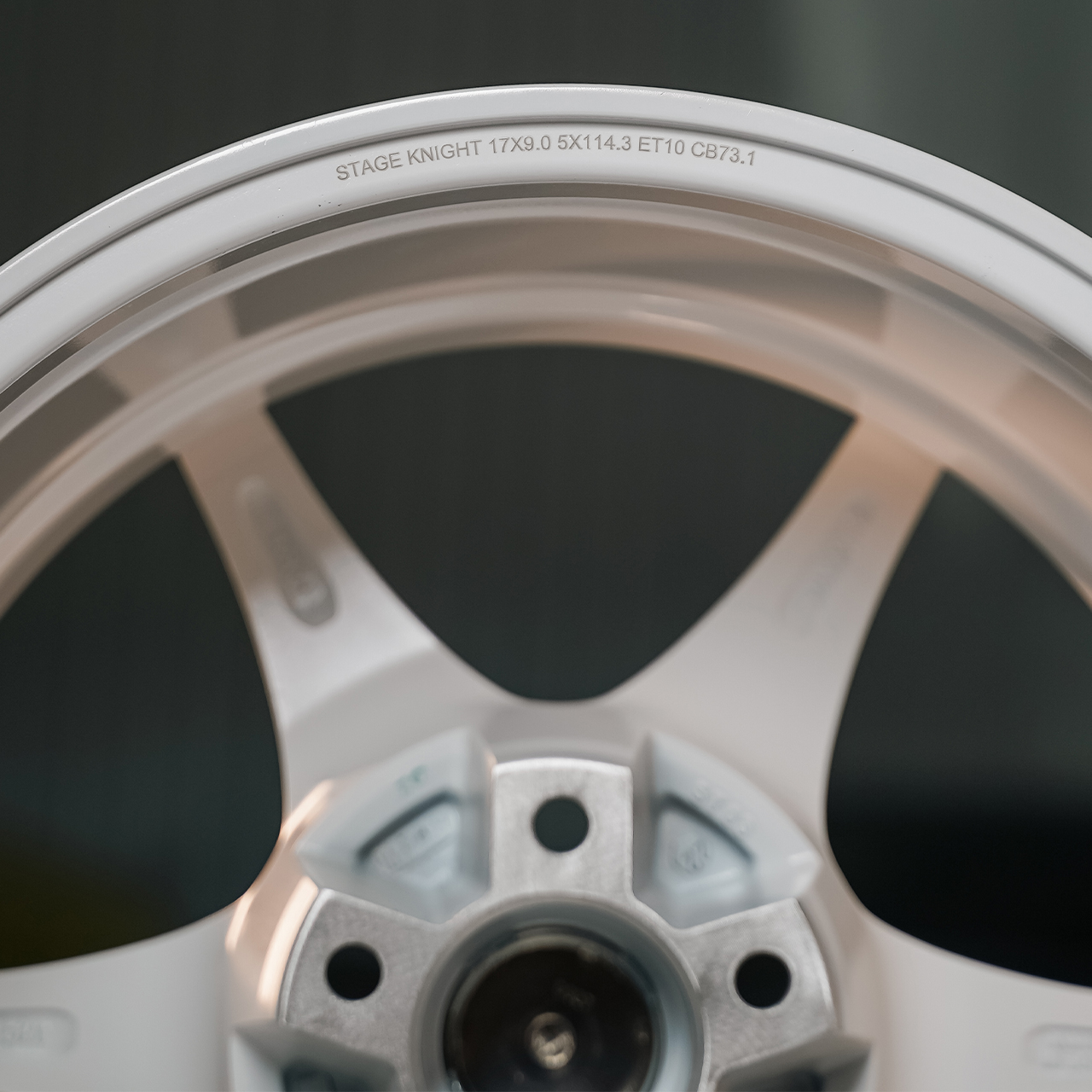 Stage Wheels Knight 18×10.5 +15mm 5×114.3 CB: 73.1 Color: White ...